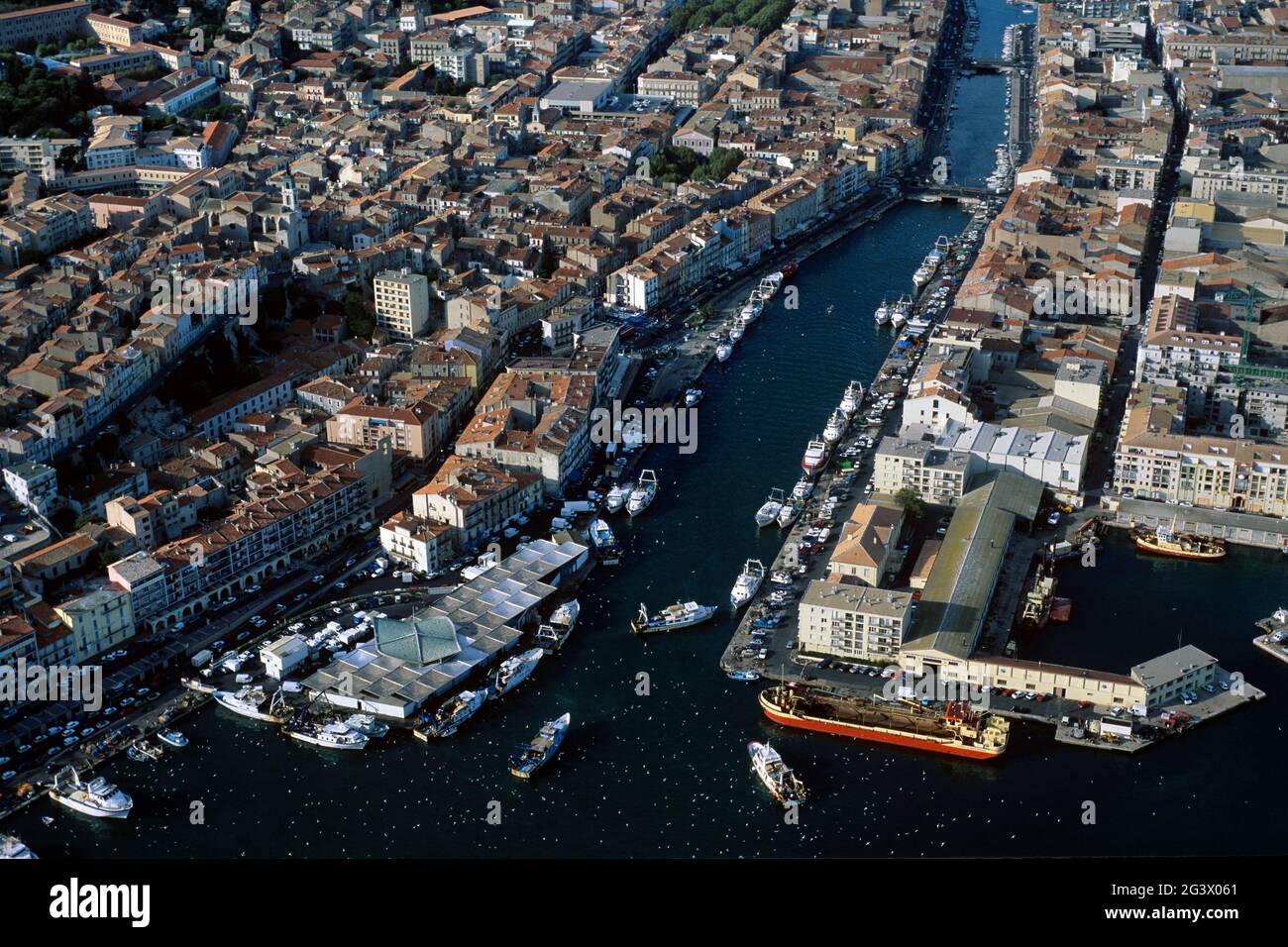 FRANCE HERAULT (34) SETE. AERIAL VIEW OF THE CITY, THE ROYAL CANAL AND ...