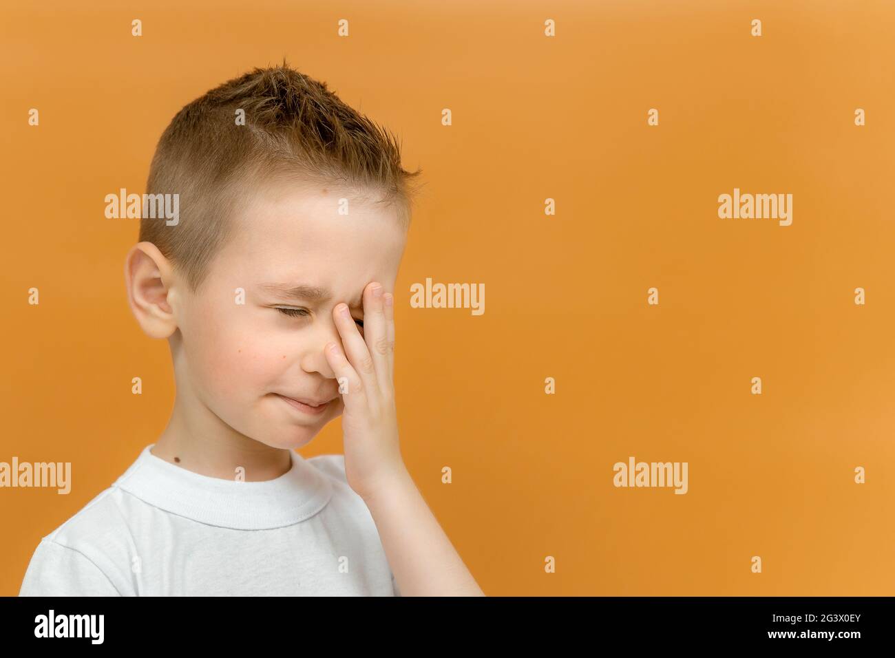 Nervous kid hi-res stock photography and images - Alamy
