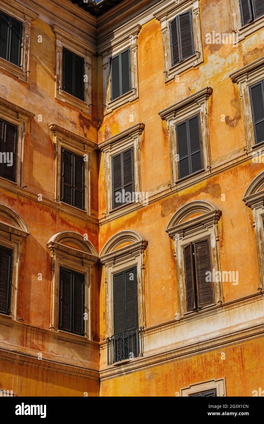 Residential building in rome hi-res stock photography and images - Alamy