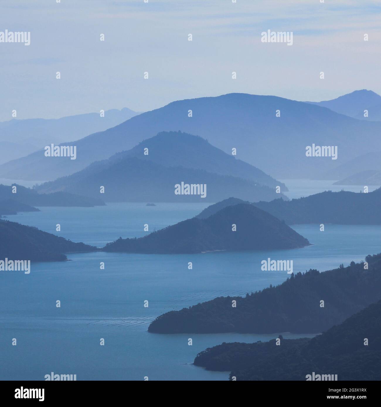 Misty outlines hi-res stock photography and images - Alamy