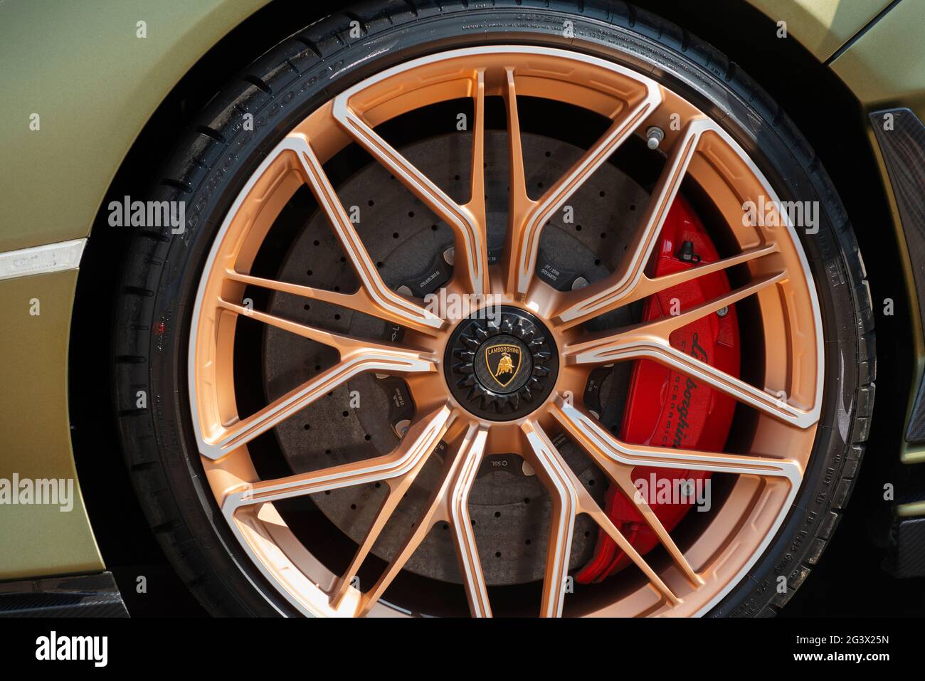 Caliper red car vehicle hi-res stock photography and images - Alamy