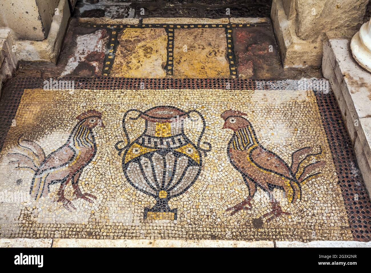 Temple courtyard jerusalem hi-res stock photography and images - Alamy