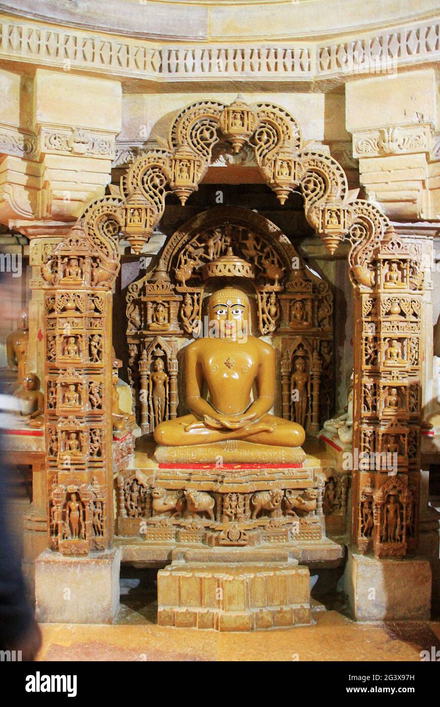 Jain statue hi-res stock photography and images - Alamy