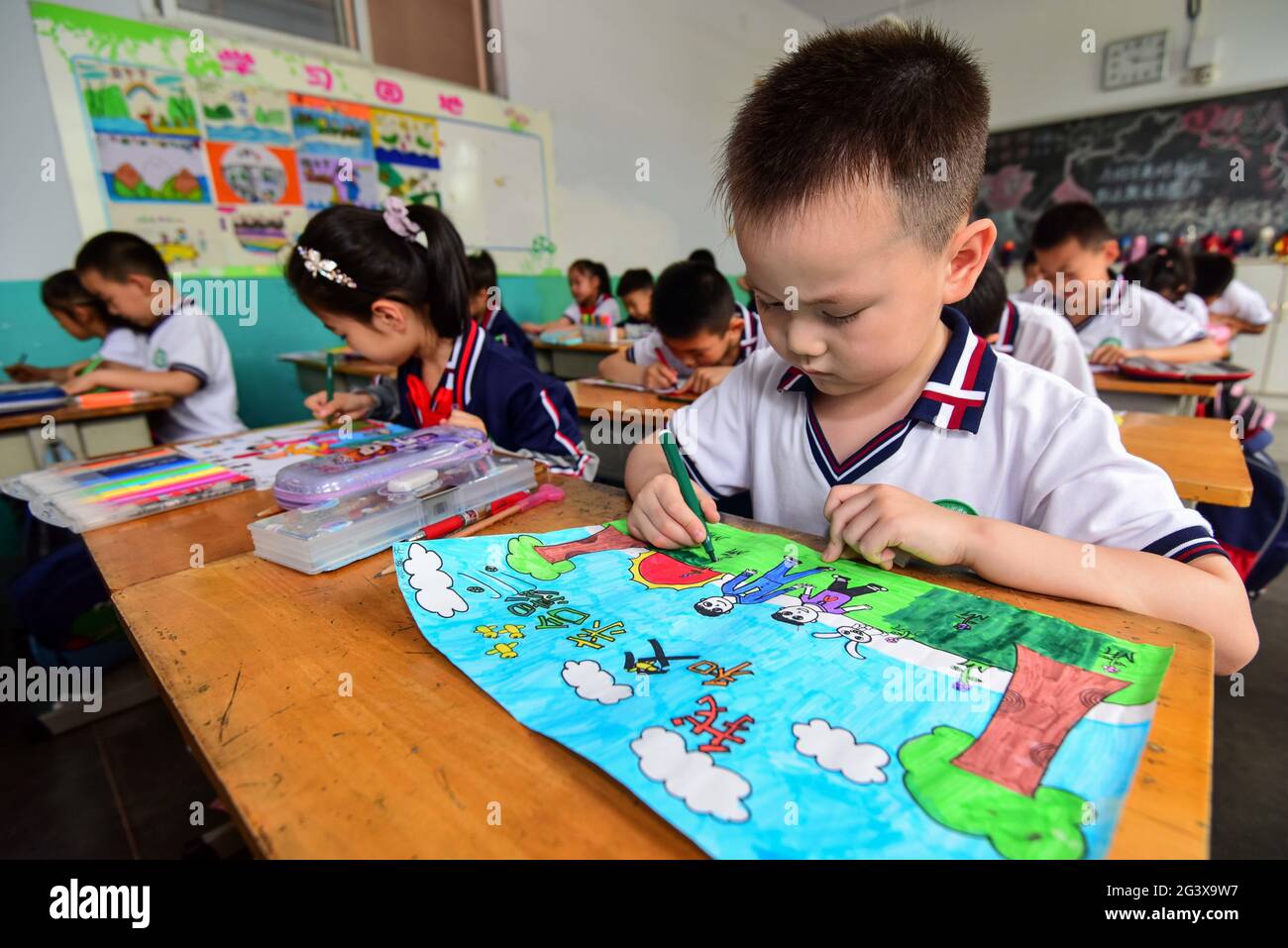 Qingzhou, Qingzhou, China. 18th June, 2021. On June 18, 2021, students ...