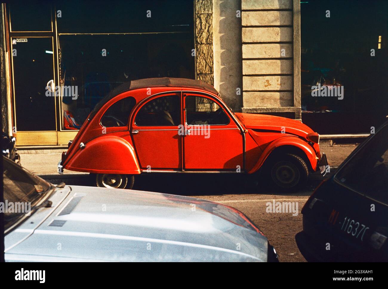 1980s citroen 2cv hi-res stock photography and images - Alamy