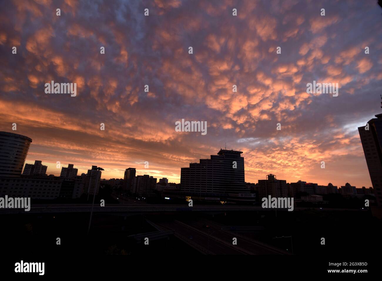 Beijing, Beijing, China. 18th June, 2021. At around 4 o'clock this ...