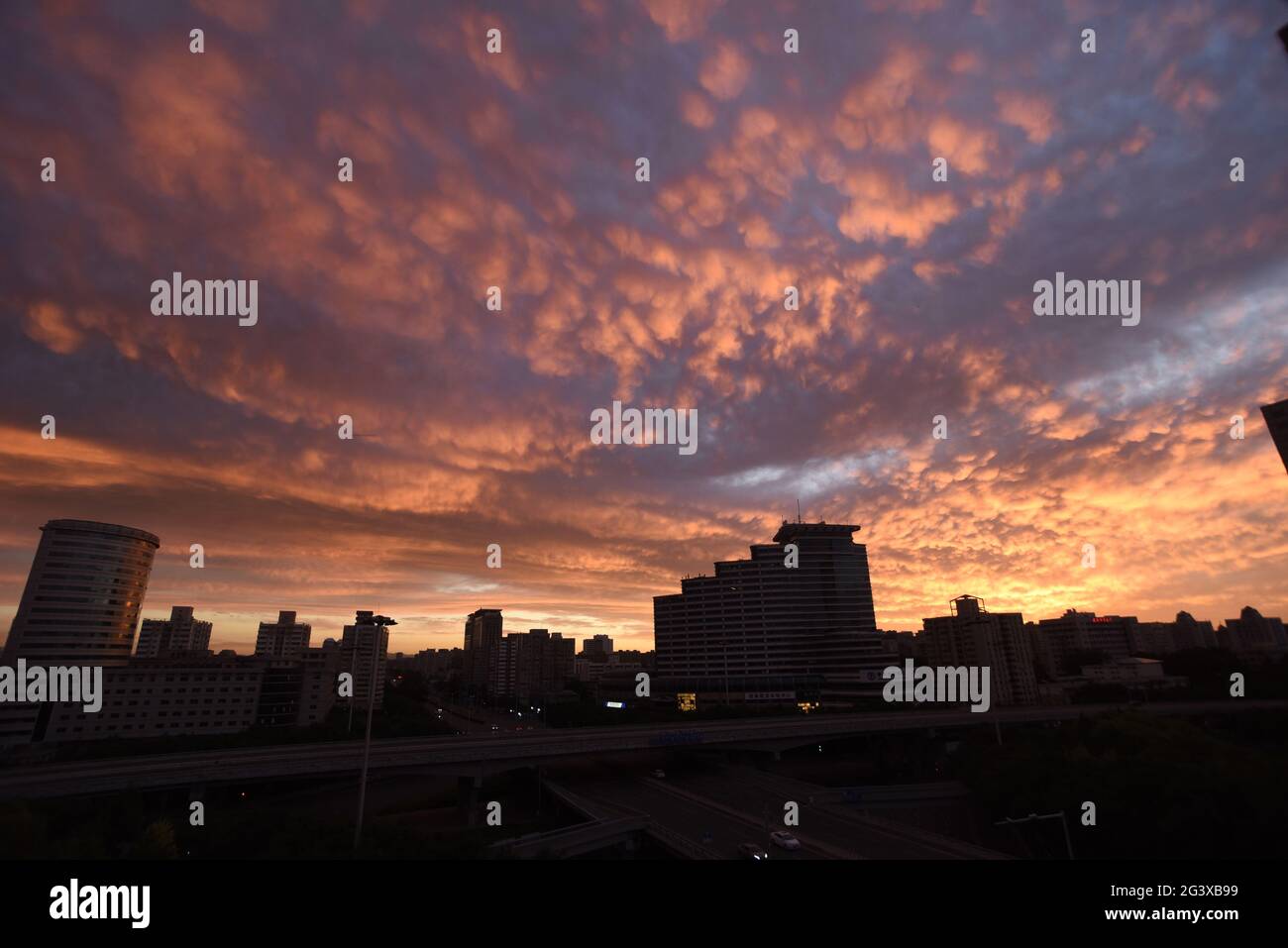 Beijing, Beijing, China. 18th June, 2021. At around 4 o'clock this ...