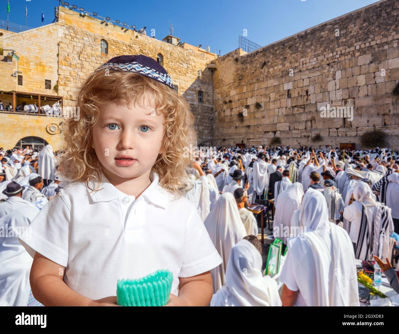 Llittle Jewish boy with side curls in yarmulke Stock Photo - Alamy
