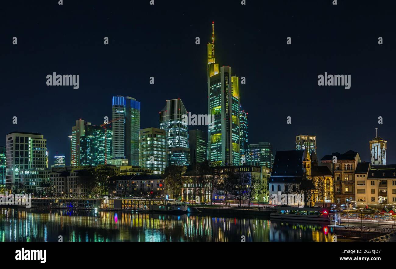 Tall building night view hi-res stock photography and images - Alamy