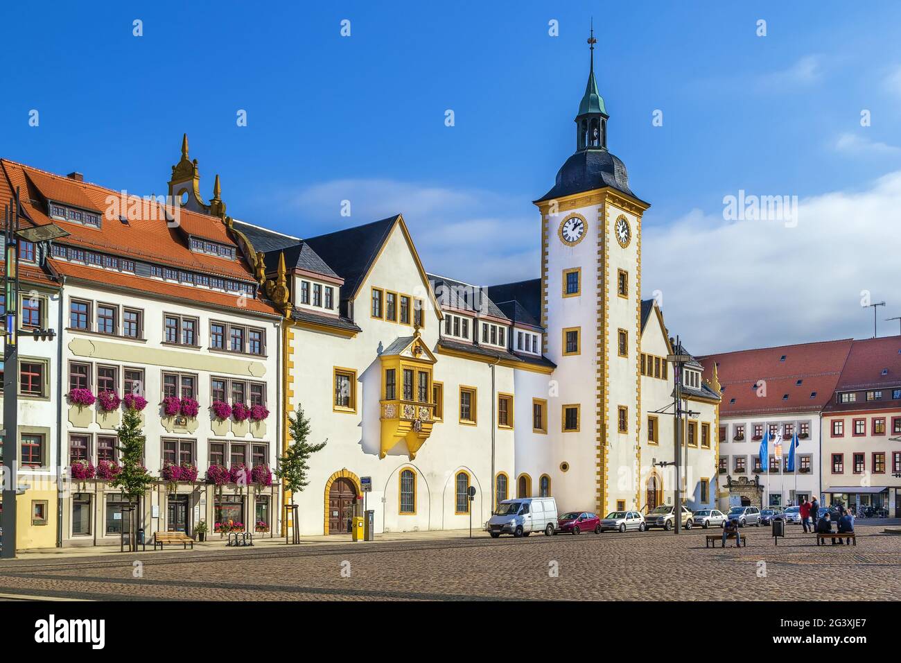 Town hall fountain medieval hi-res stock photography and images - Alamy