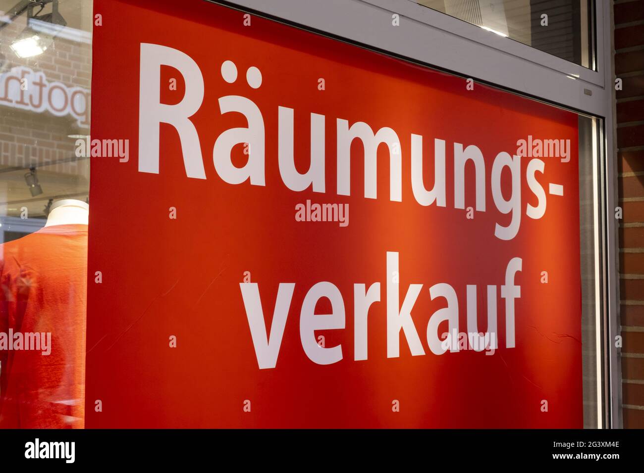 Clearance shop hi-res stock photography and images - Alamy