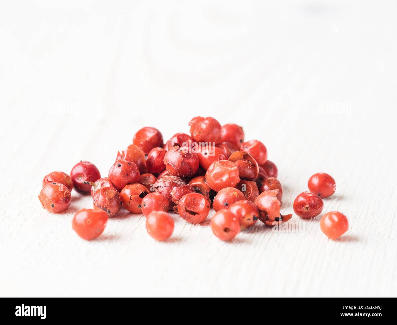 Dried pink peppercorn Stock Photo - Alamy