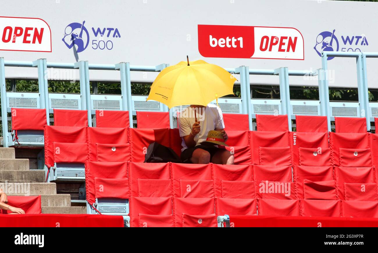 Steffi graf watches hi-res stock photography and images - Alamy