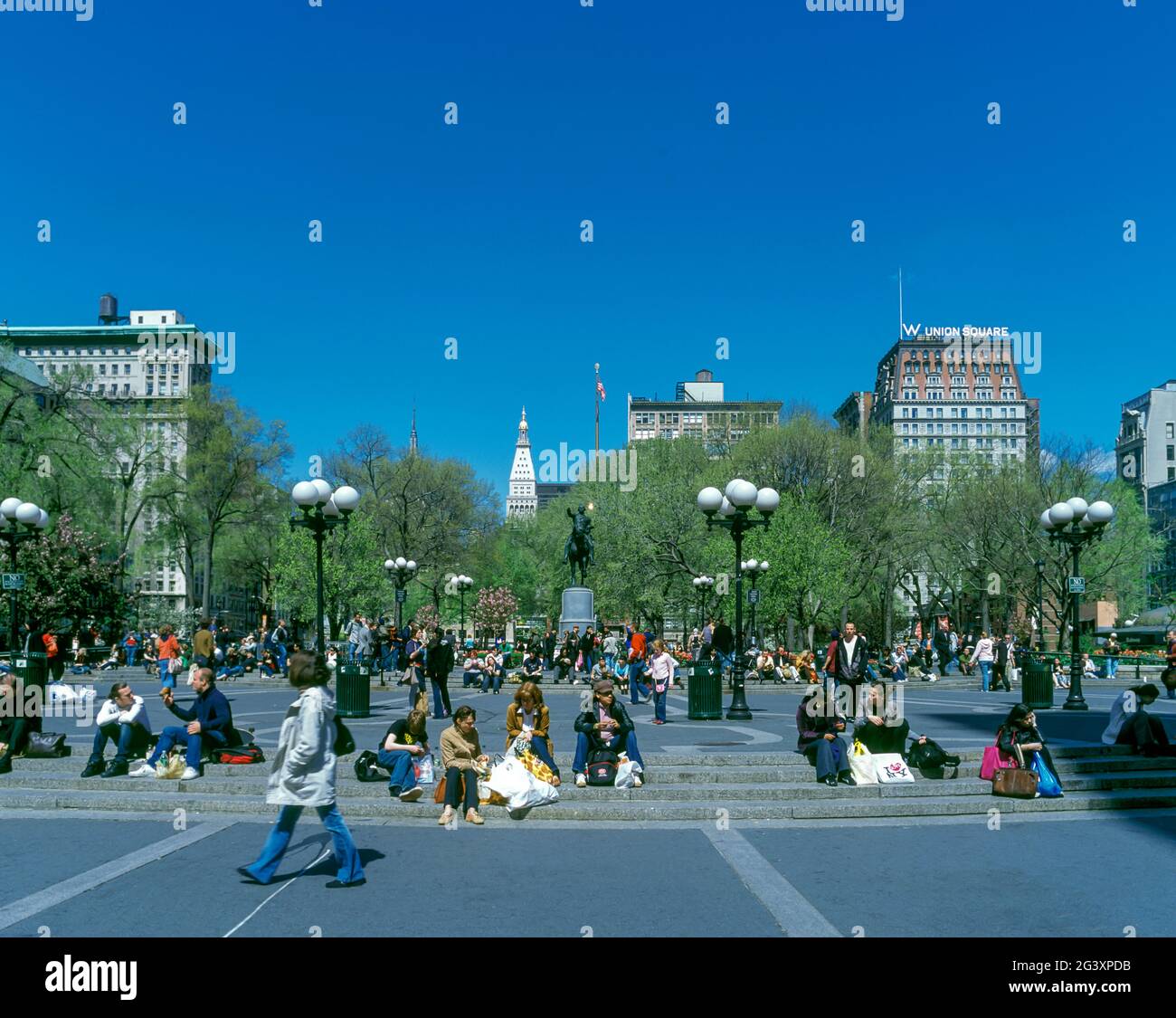 2006 HISTORICAL CROWDS UNION SQUARE MANHATTAN NEW YORK CITY USA Stock ...