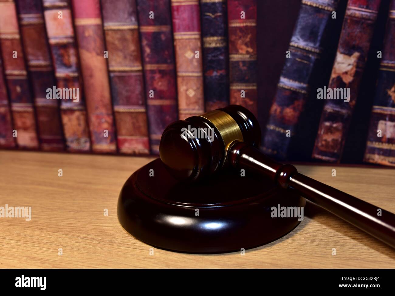 Judge hammer on wooden table. Justice concept in courtroom. Mallet of ...