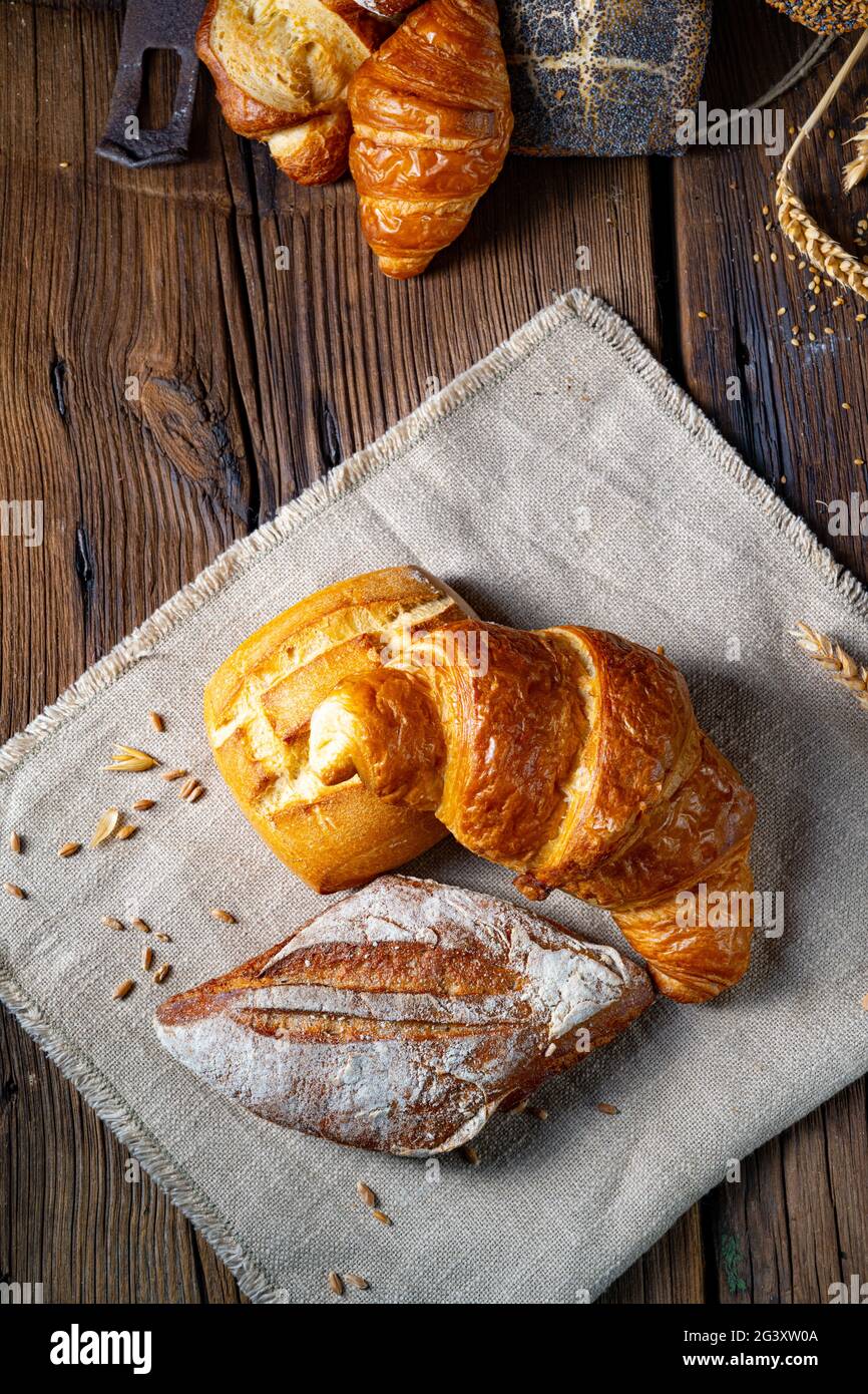 Fresh rolls in a cornucopia Stock Photo - Alamy