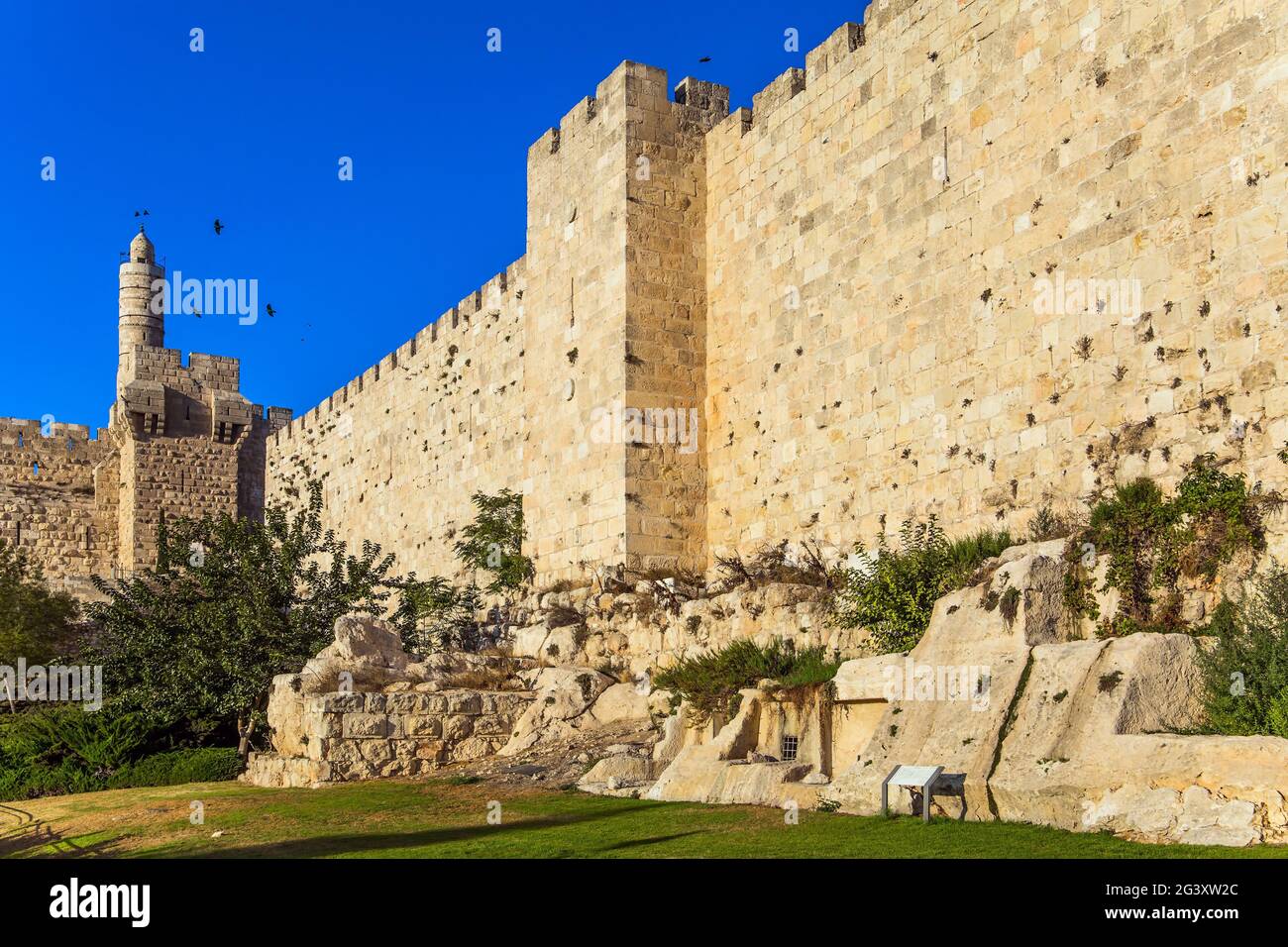 Monumental walls of Jerusalem Stock Photo - Alamy