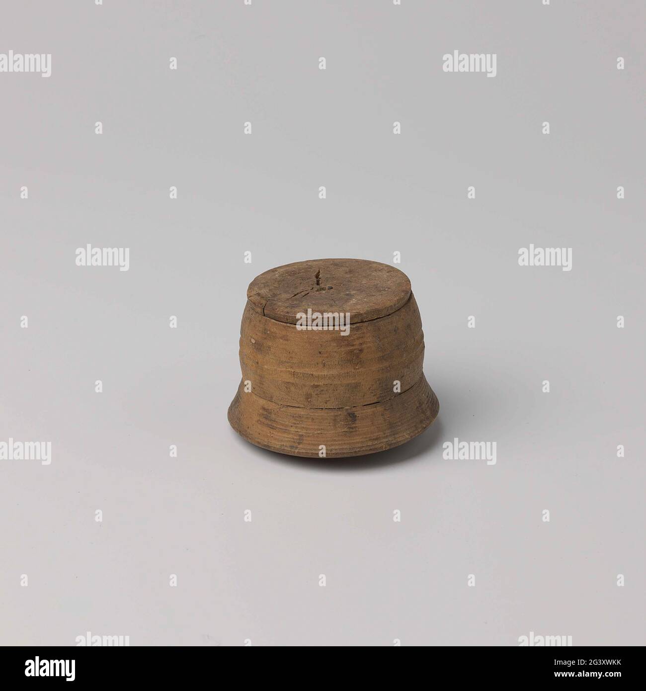 Wooden circular box hi-res stock photography and images - Alamy