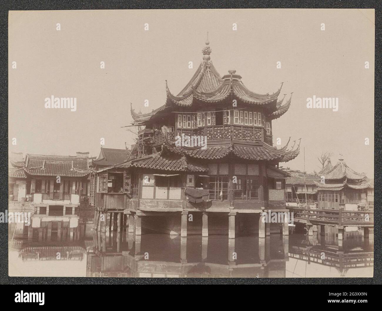 Mandarin teahouse in Chinatown Shanghai. Part of album with 50 photos ...