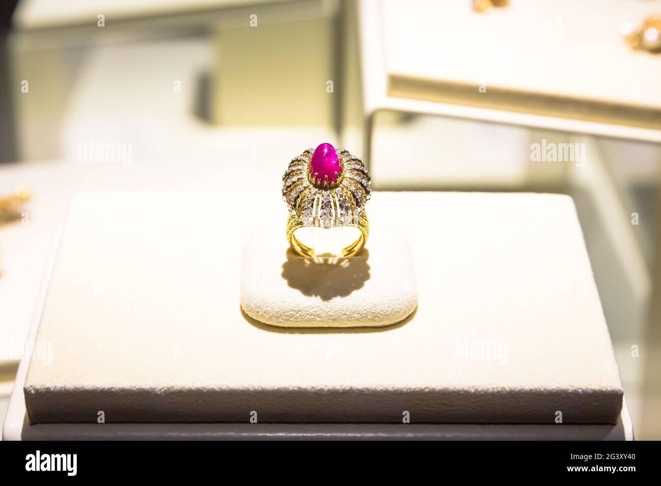 Ruby gem hi-res stock photography and images - Alamy