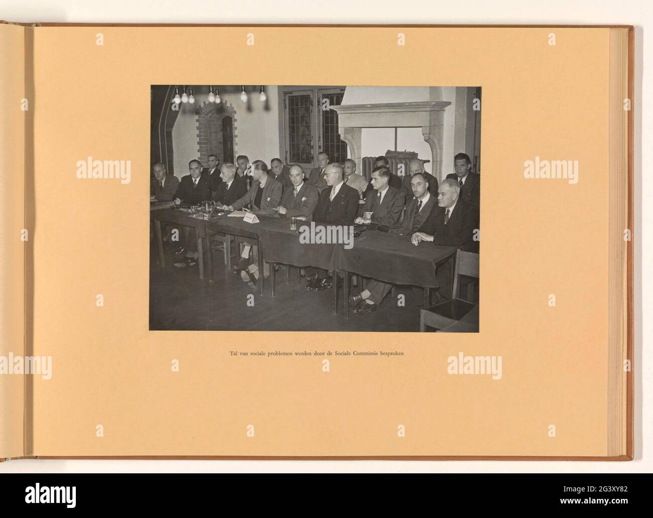 Round Table Conference High Resolution Stock Photography and Images - Alamy