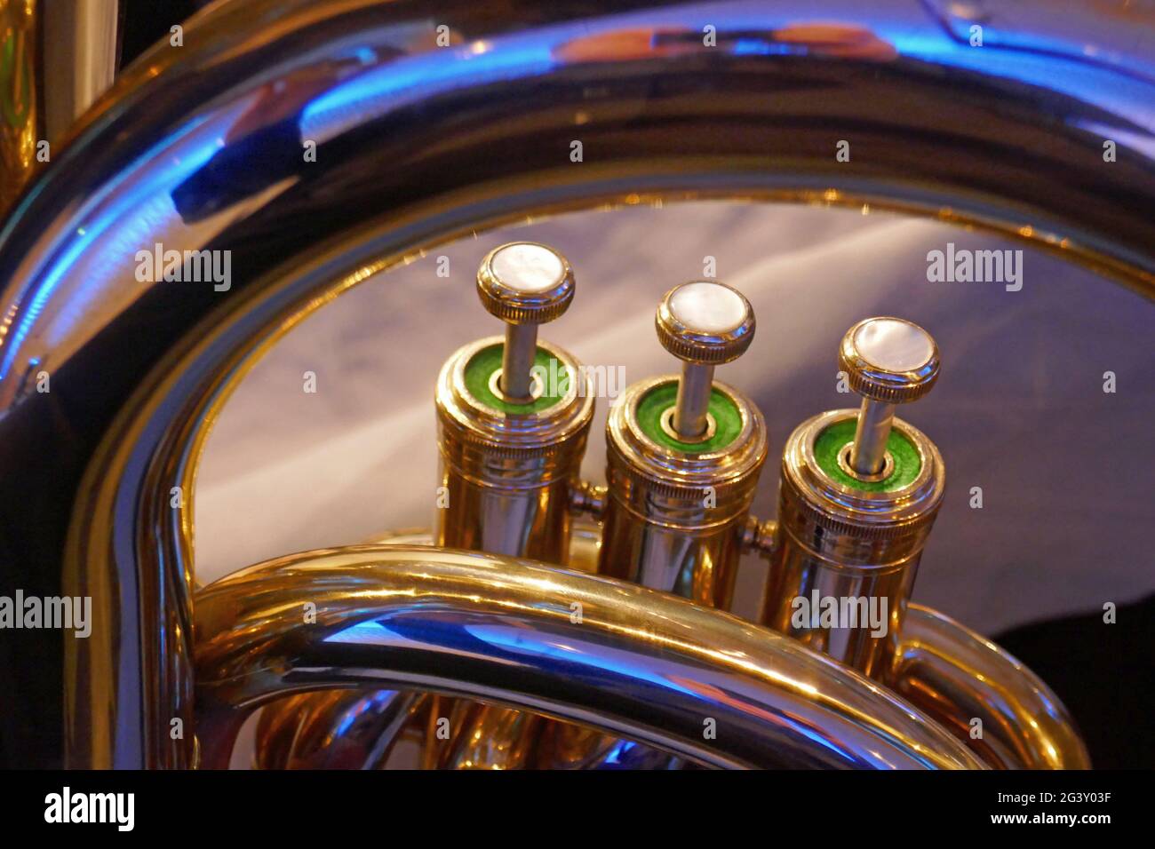 Double bass tuba hi-res stock photography and images - Alamy