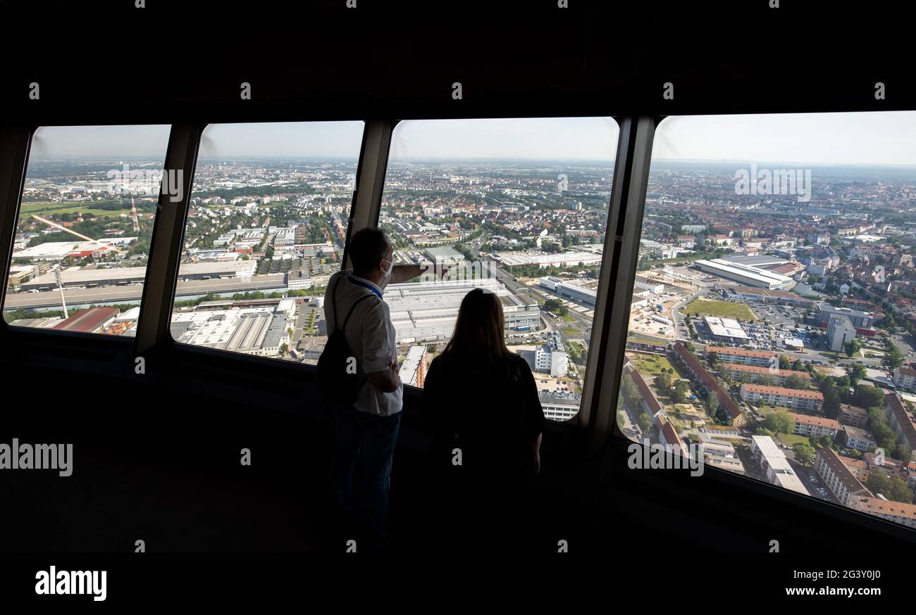 18 June 2021, Bavaria, Nuremberg: A woman and a man stand on the level ...