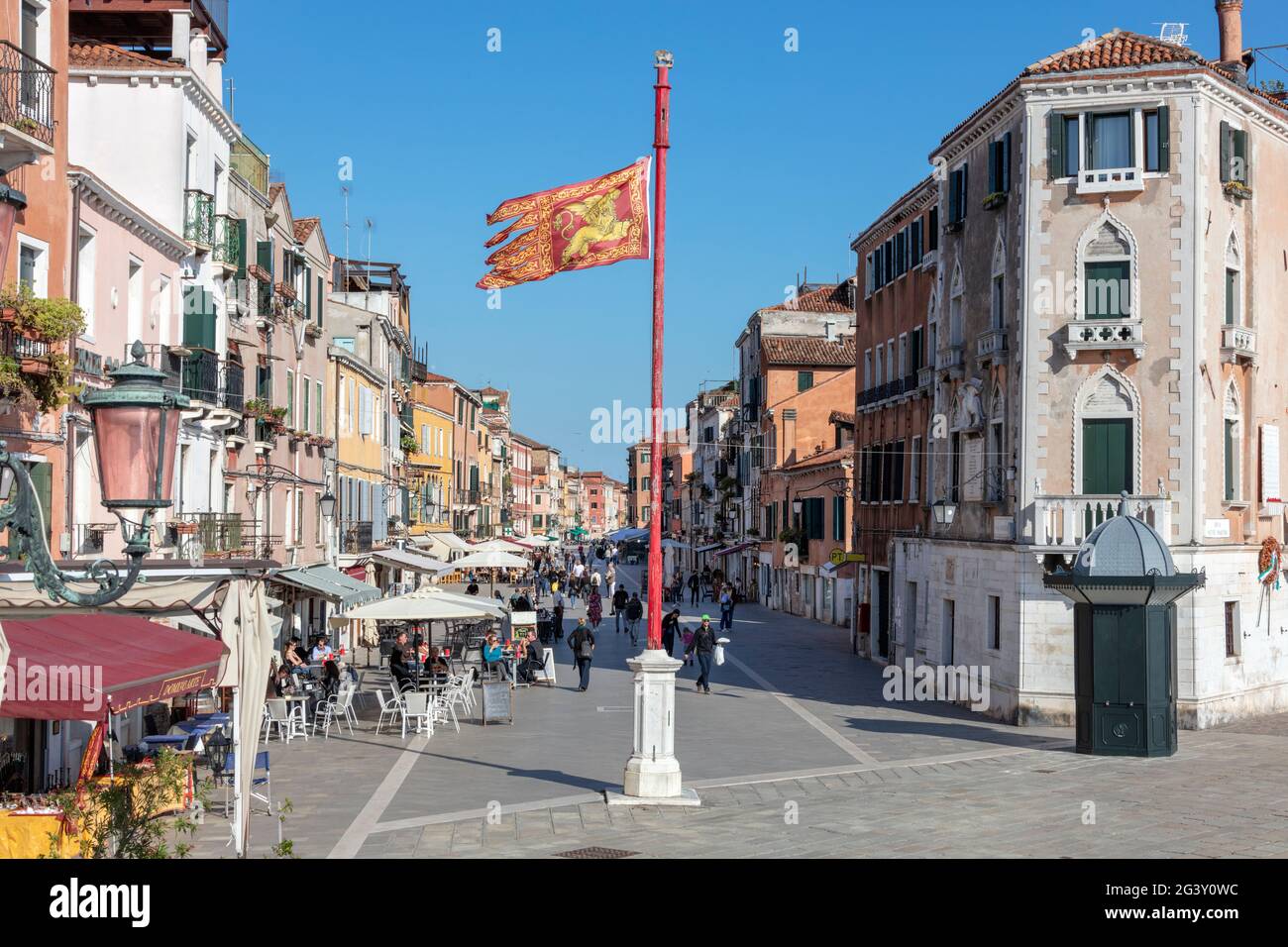 Restaurant via garibaldi venice hi-res stock photography and images - Alamy