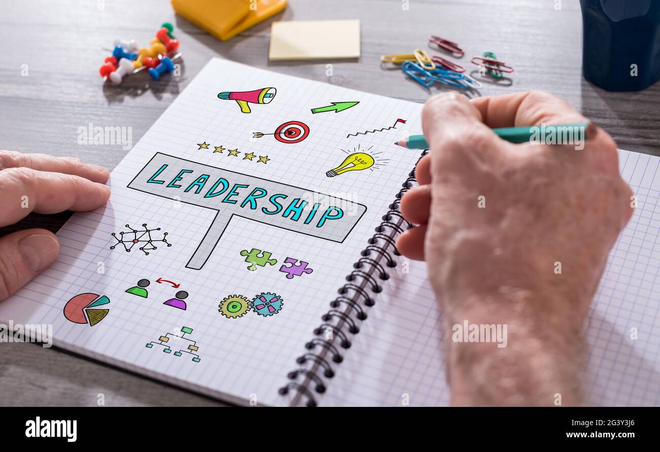Hand drawing leadership concept on a notepad Stock Photo - Alamy