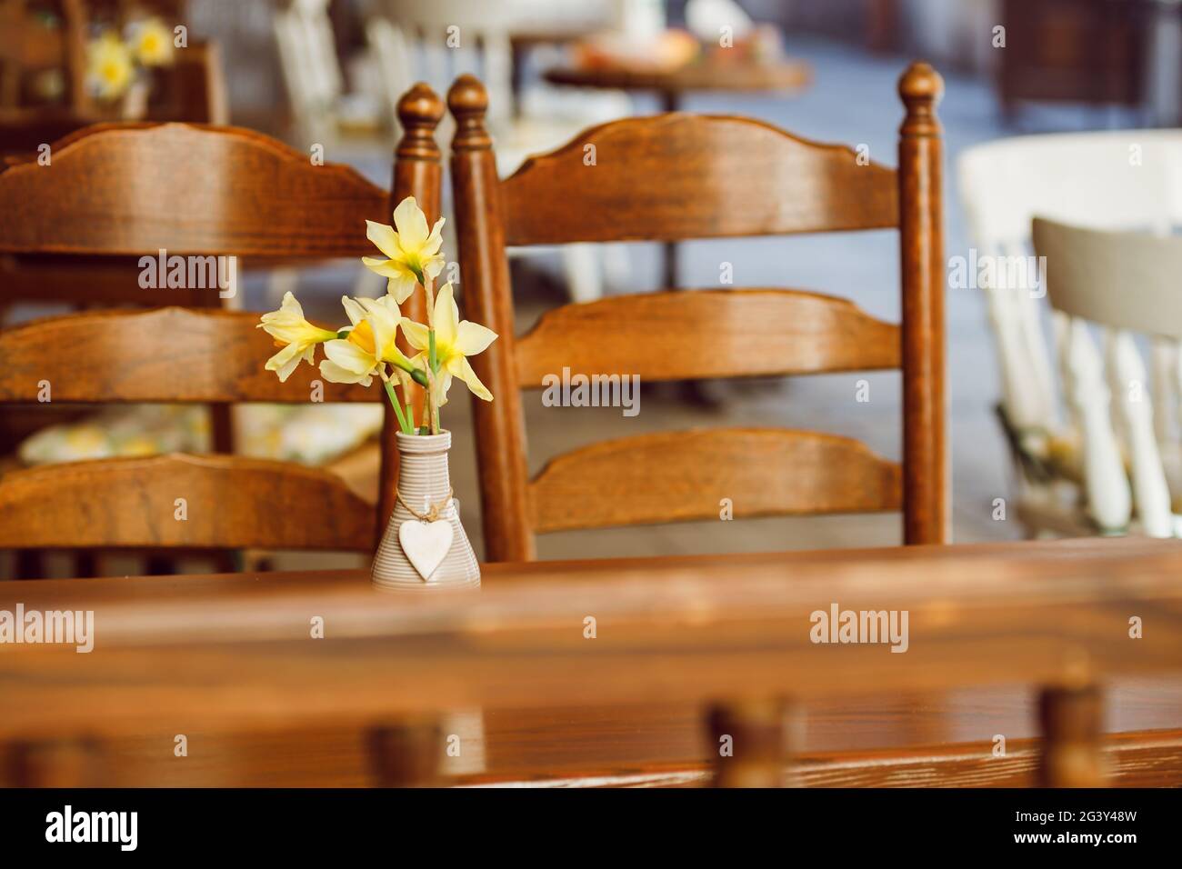 empty tables of cafe outdoors copy space Stock Photo - Alamy