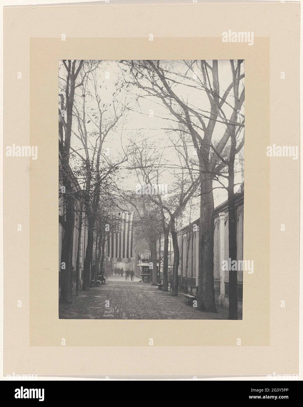 View of the American pavilion with American flag on the EXPOSITION ...