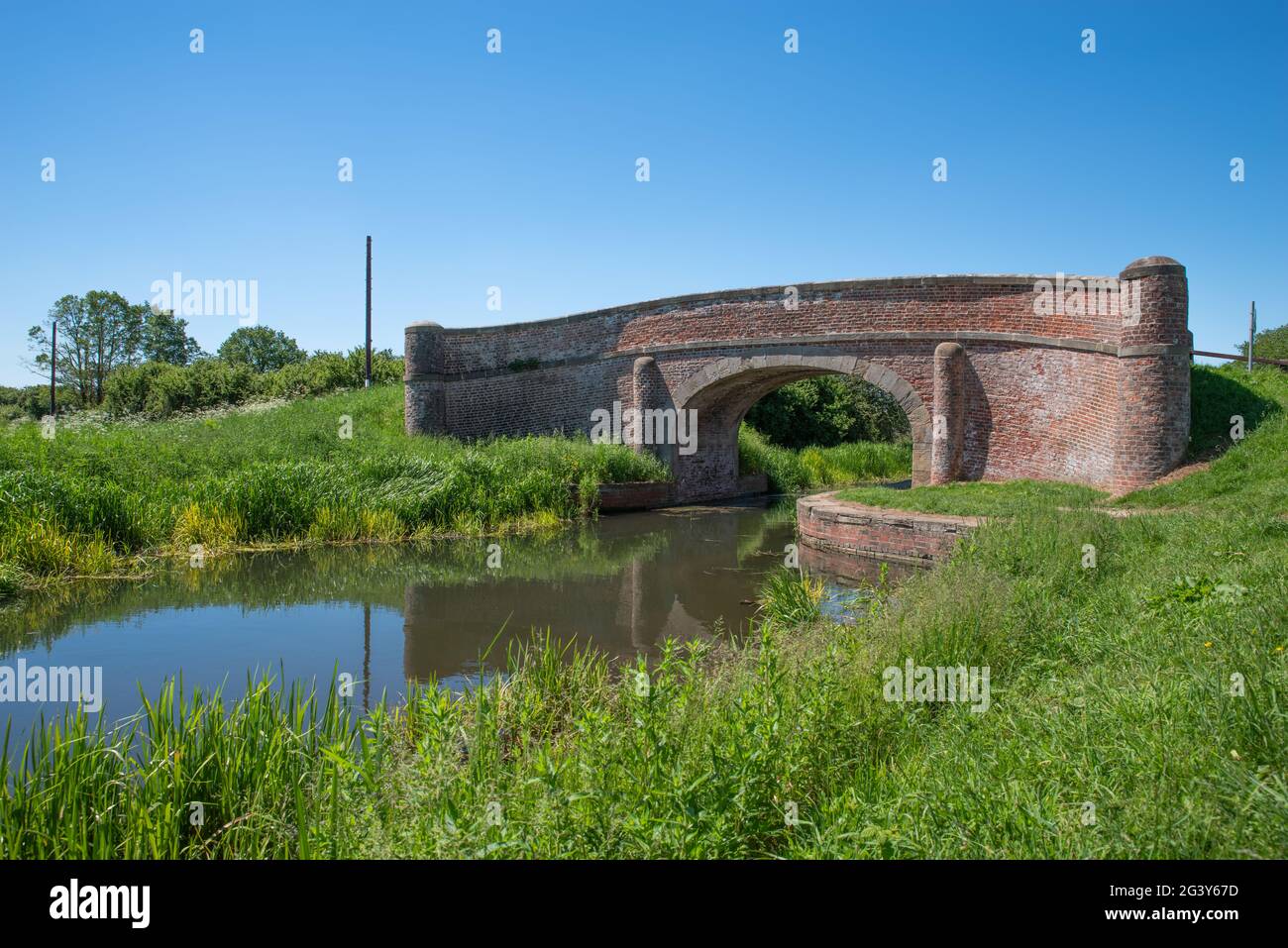Old welsh stone arched bridge hi-res stock photography and images - Alamy