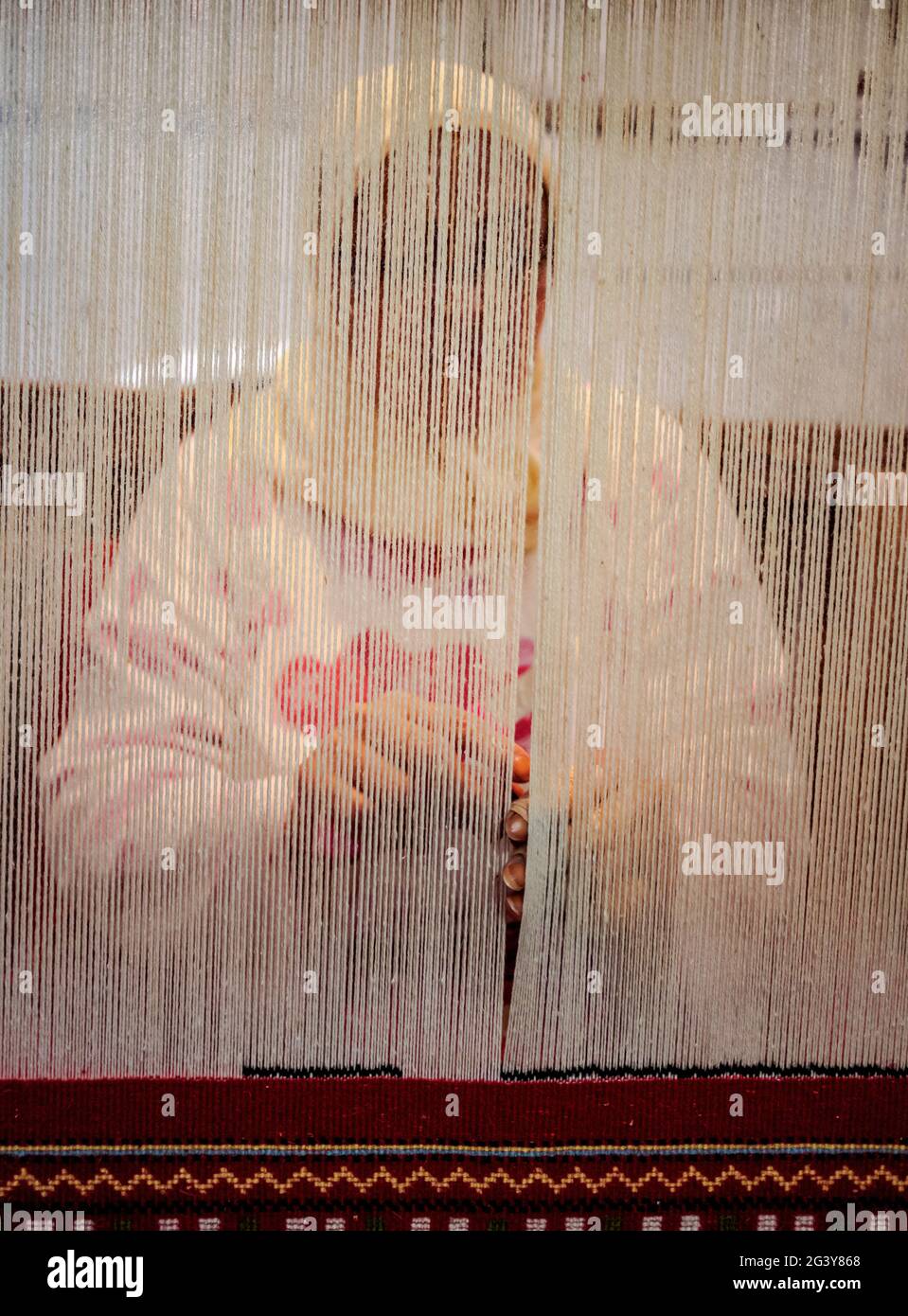 Traditional moroccan loom hi-res stock photography and images - Alamy