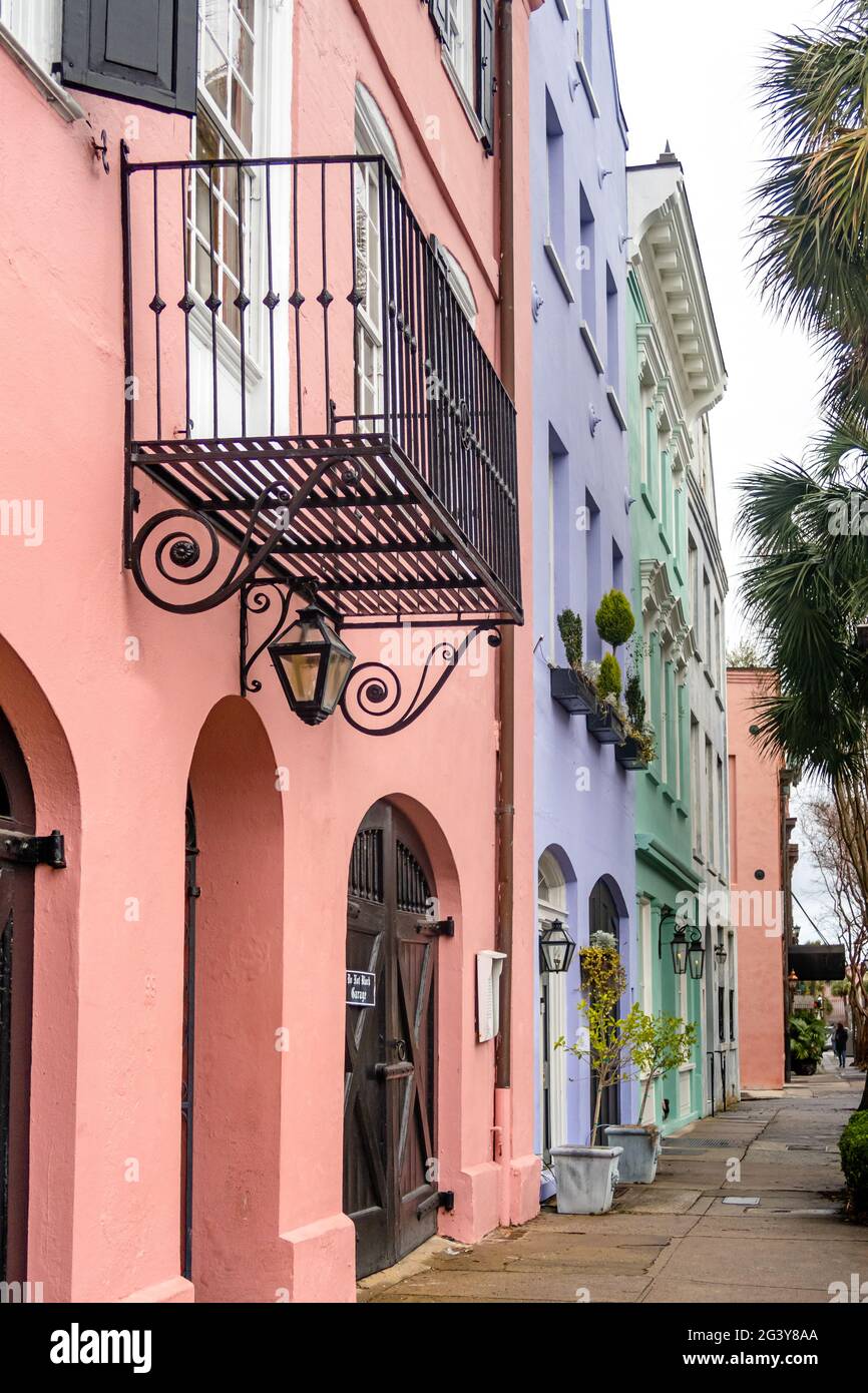 Historic colorful rainbow row in Charleston, SC Stock Photo - Alamy