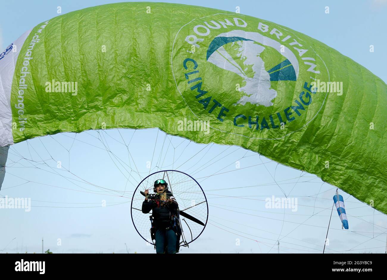 Sacha dench swan hi-res stock photography and images - Alamy