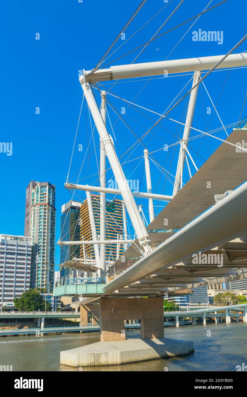 Kurilpa bridge, footbridge crossing the Brisbane River, Brisbane ...