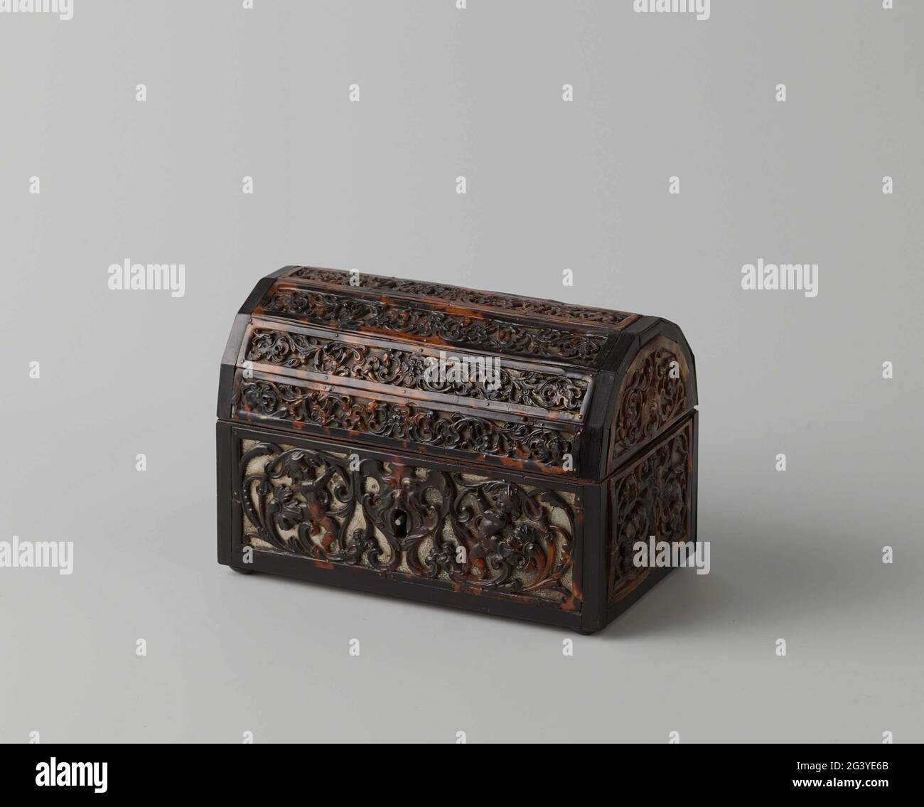 Pine casket hi-res stock photography and images - Alamy