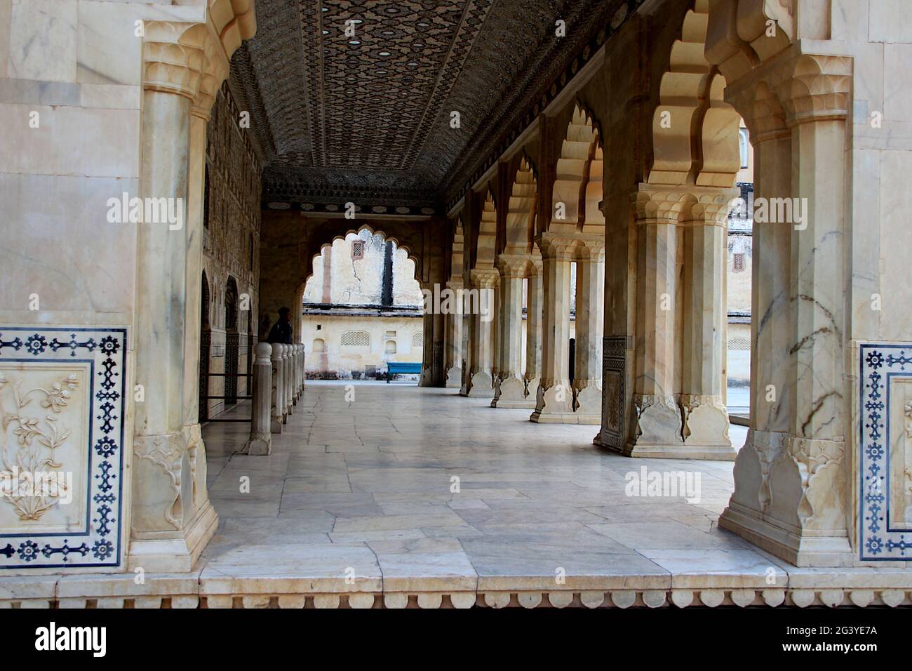 Pillared structure hi-res stock photography and images - Alamy