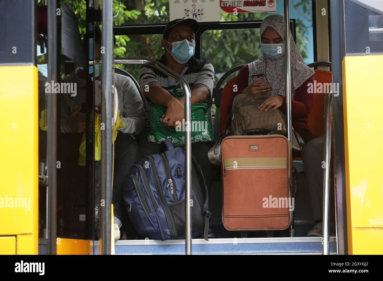 Emergency evacuation bus hi-res stock photography and images - Alamy