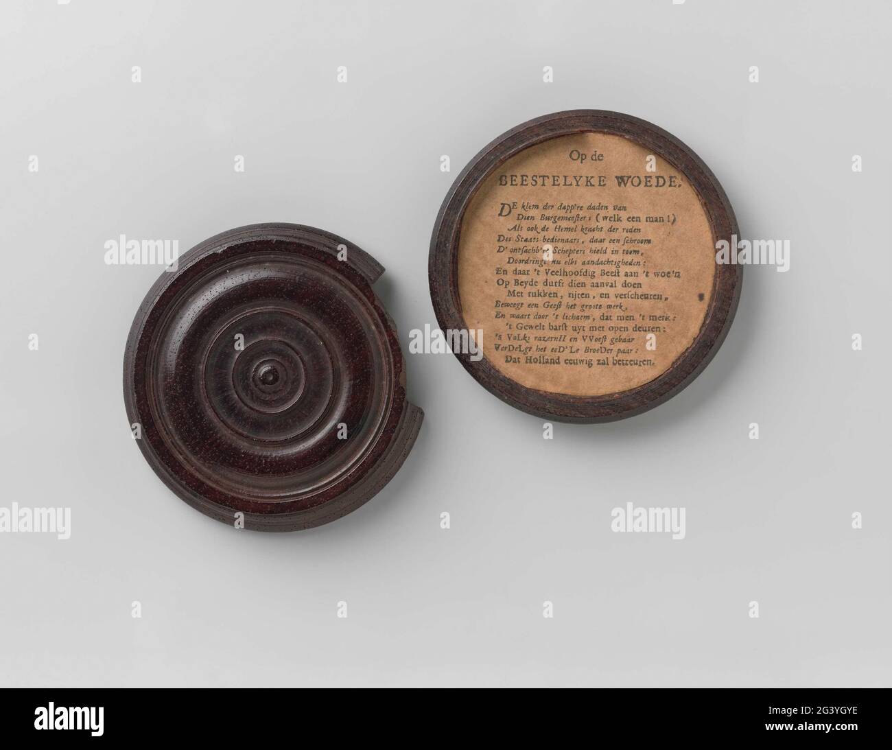 Round palm wood box hi-res stock photography and images - Alamy