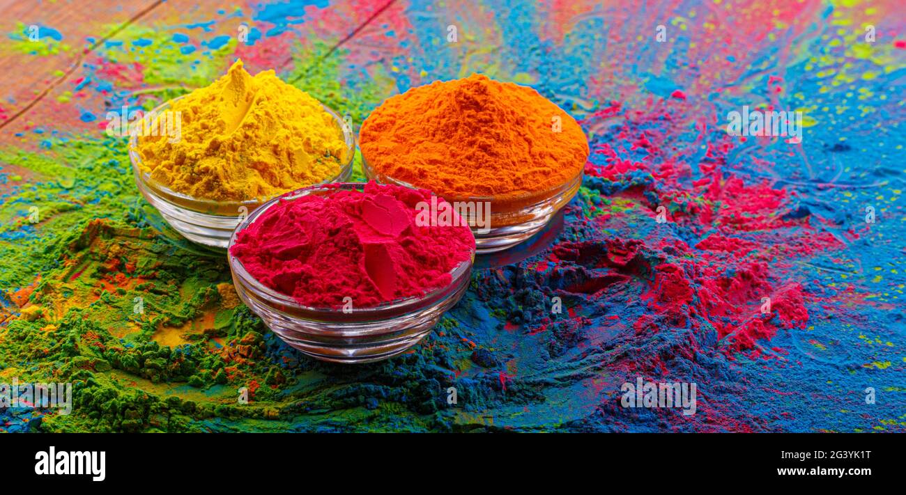 Colorful traditional holi powder in bowls. Happy holi. Concept Indian ...