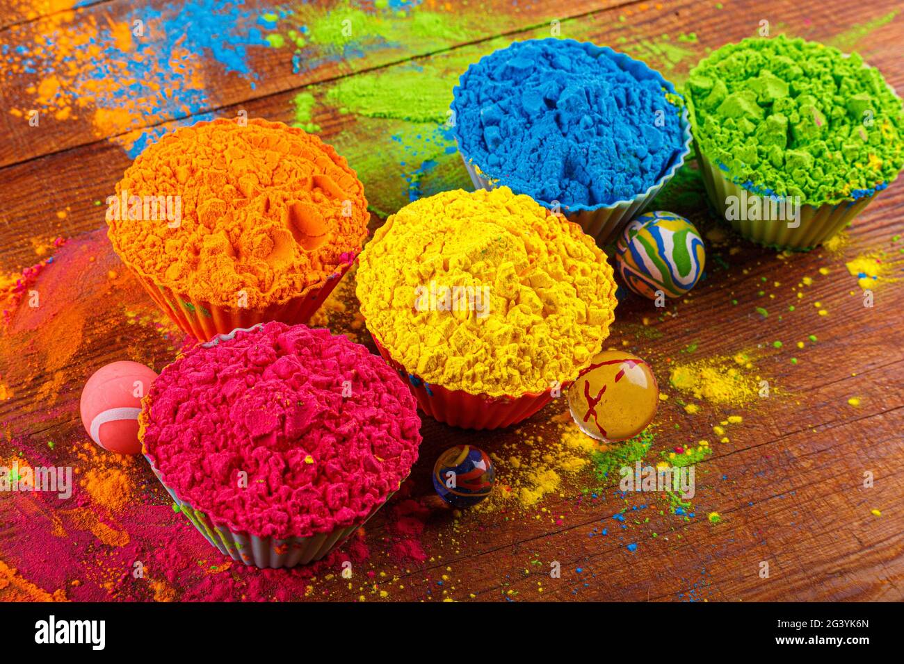 Colorful traditional holi powder in bowls. Happy holi. Concept Indian ...