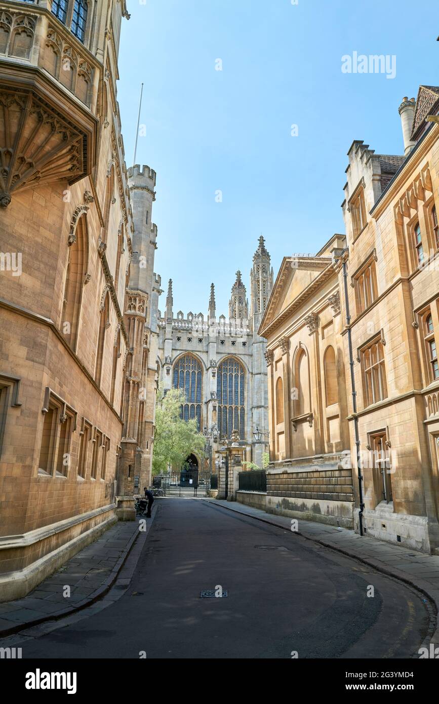 Trinity Hall road, with Clare college chapel on the right and the Old ...