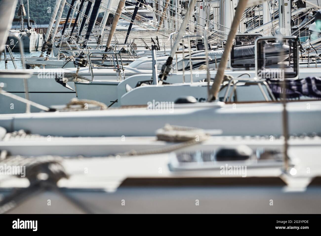 Aluminum masts hi-res stock photography and images - Alamy