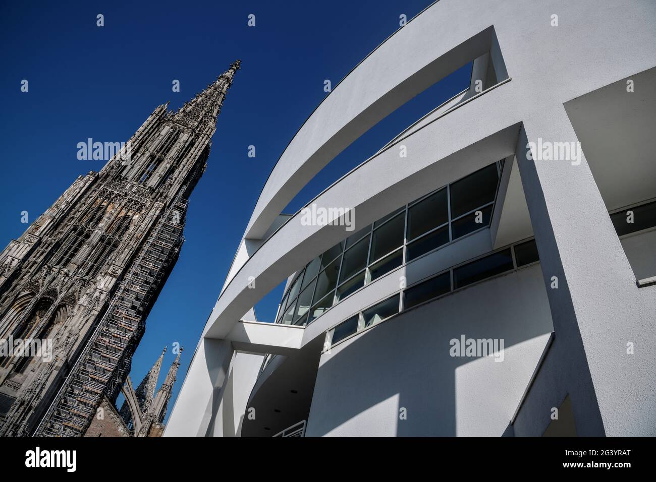 modern town house by Richard Meier and Gothic Ulm Minster, Ulm, Danube ...