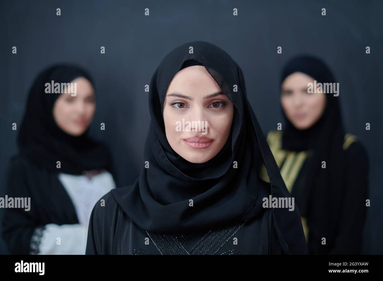 Portrait of Arab women wearing traditional clothes or abaya Stock Photo ...
