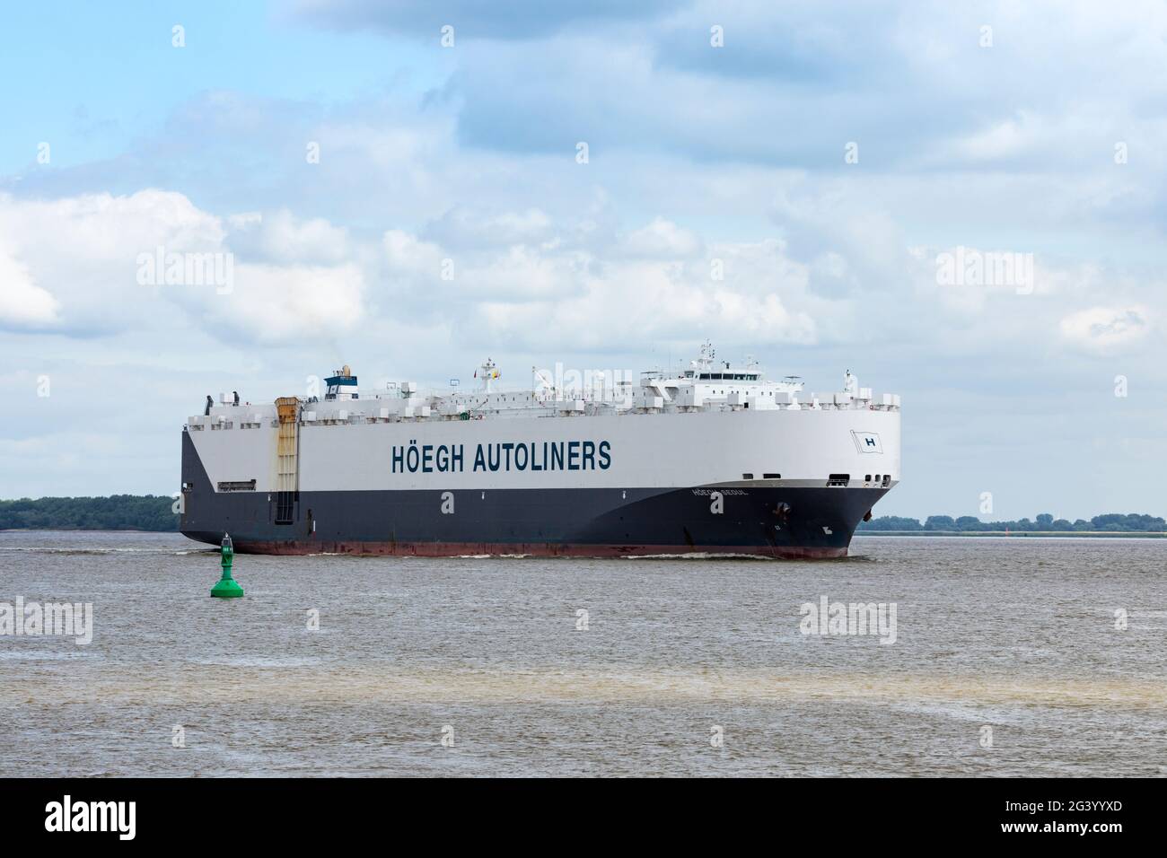 Stade, Germany - June15, 2021: Vehicles carrier HÖEGH Seoul on Elbe ...