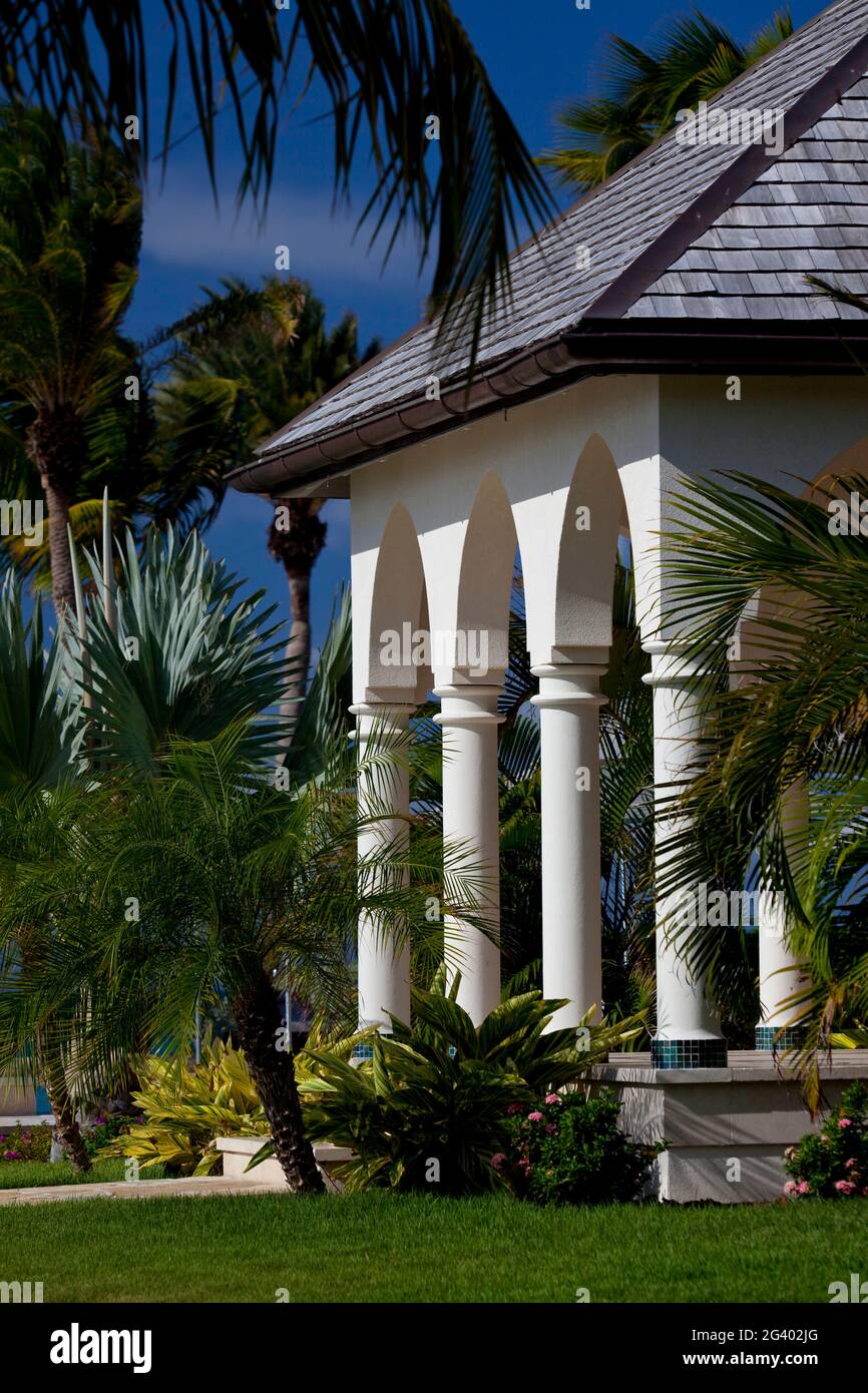 Columned setting hi-res stock photography and images - Alamy