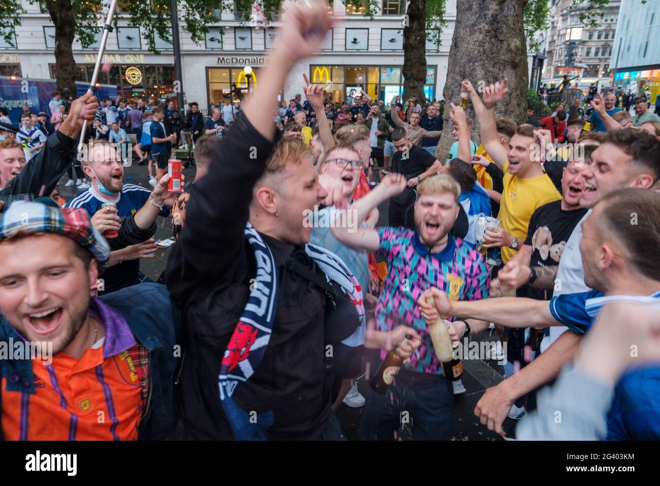 Scottish Fans & The Tartan Army came down to London to support their ...