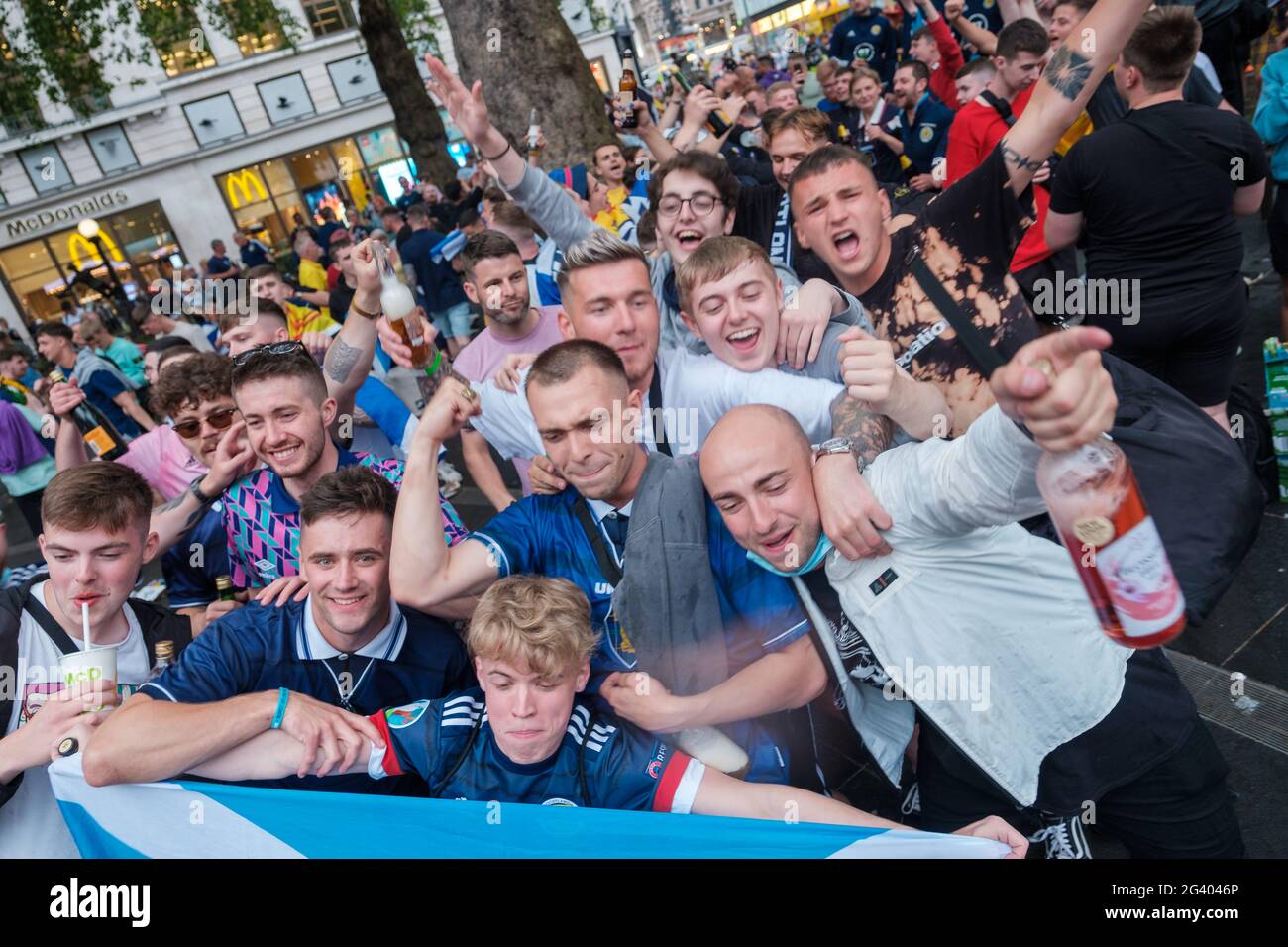 Scottish Fans & The Tartan Army came down to London to support their ...